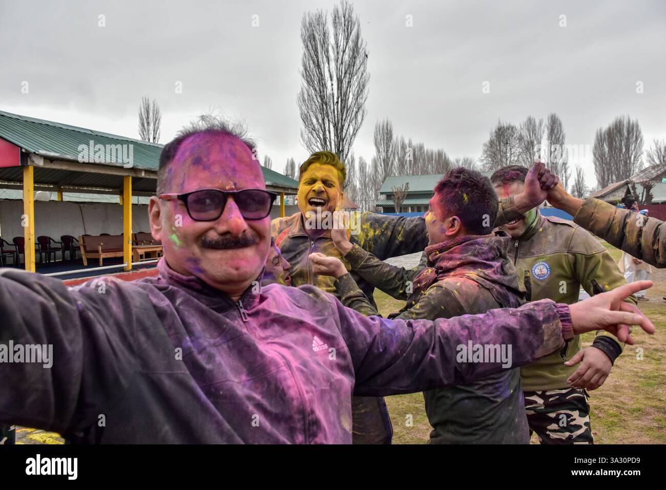 Srinagar, India. 14th Mar, 2025. Indian paramilitary troopers smeared ...