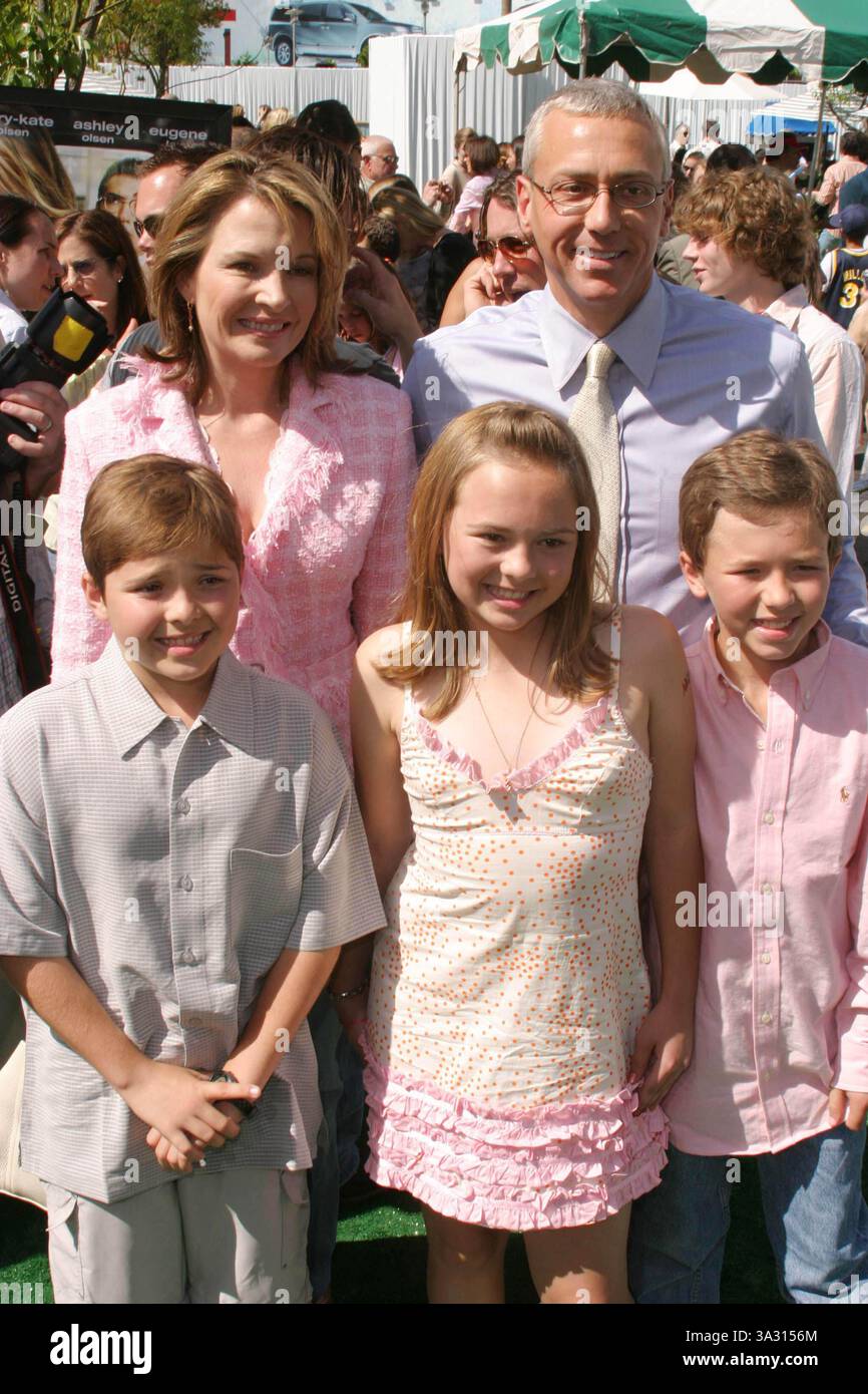 Drew pinsky children hi-res stock photography and images - Alamy