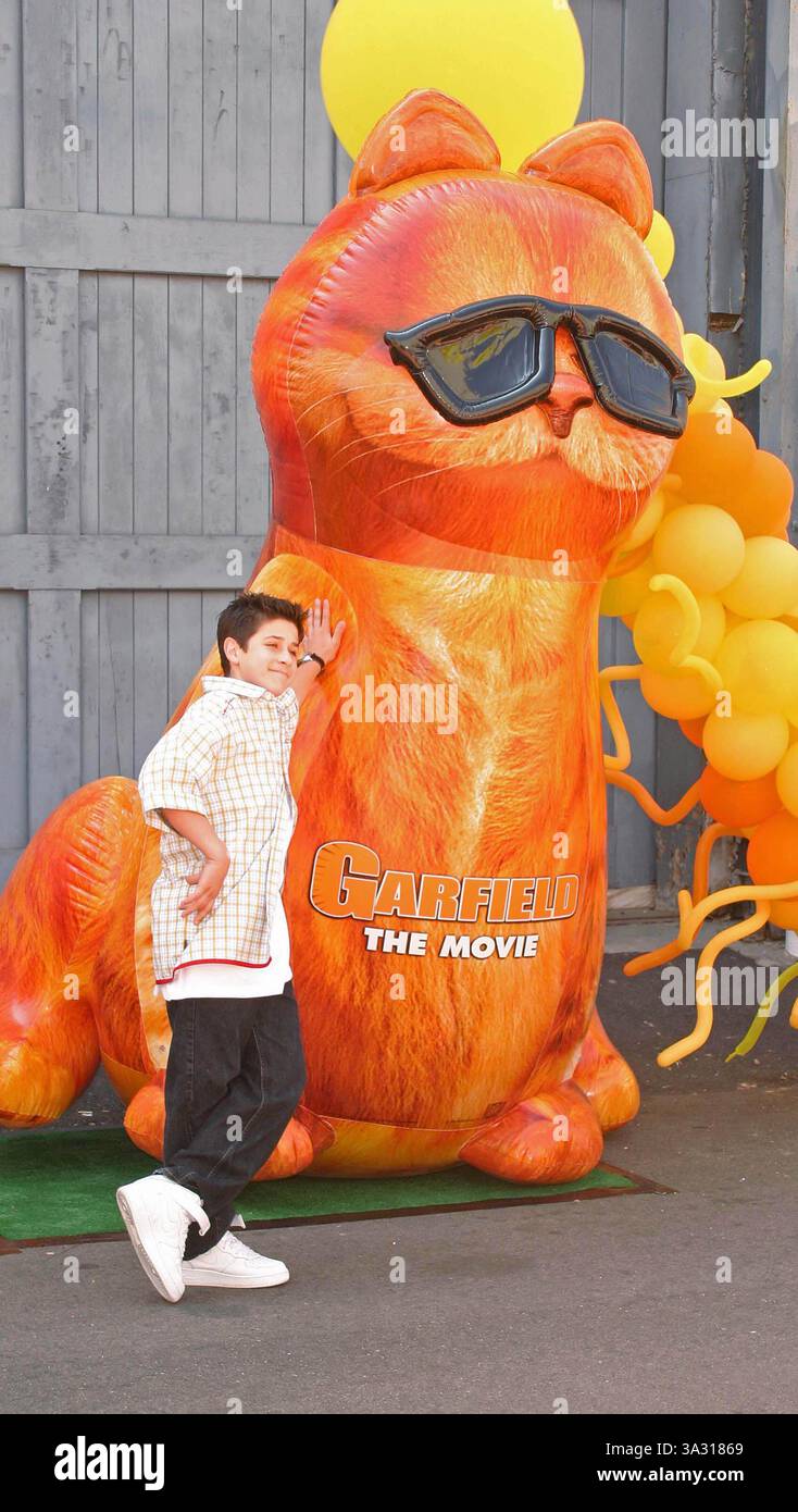 June 6, 2004 - Beverly Hills, CALIFORNIA, USA - DAVID HENRY -..GARFIELD ...