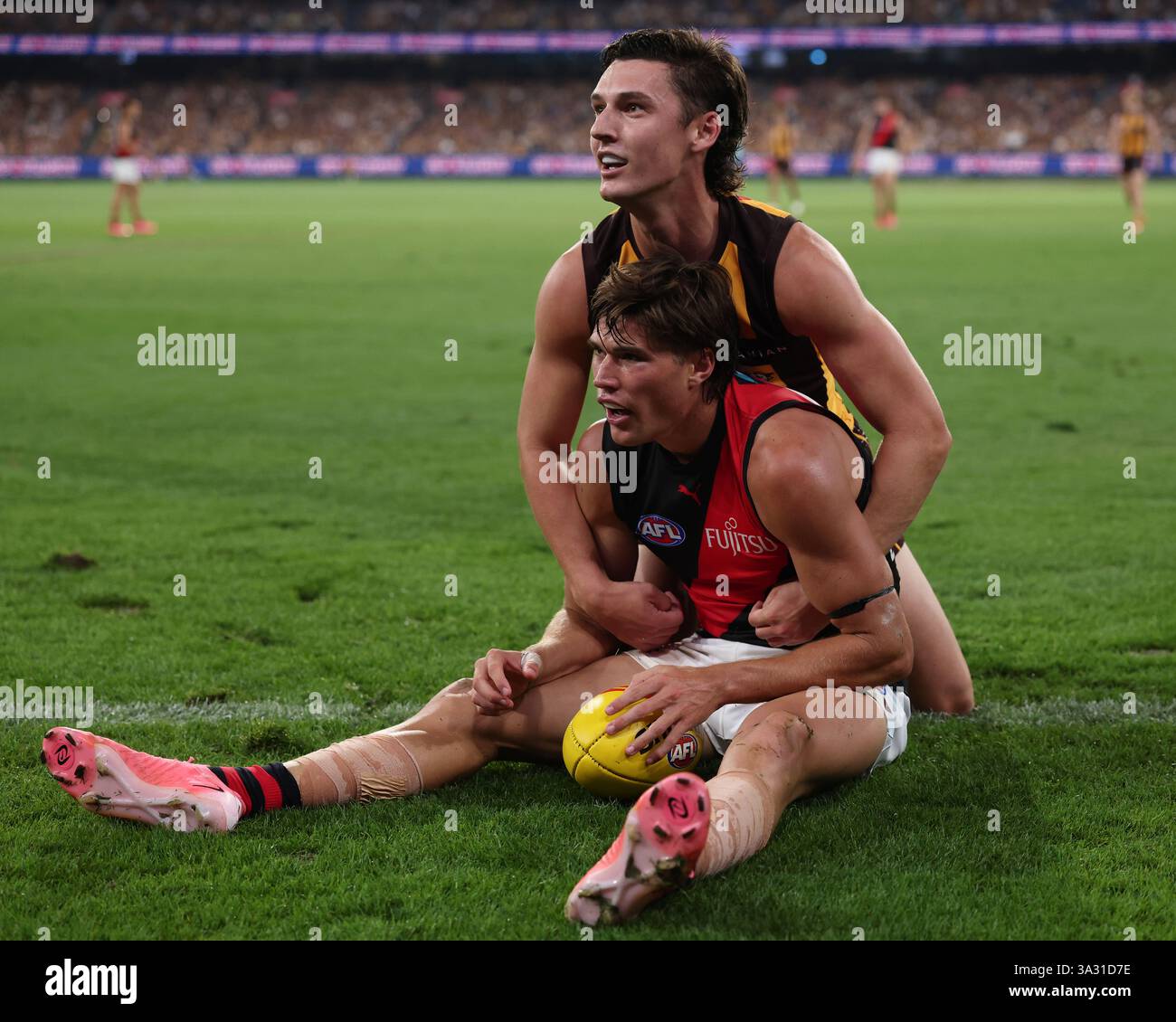 Sam Durham of the Bombers and Connor Macdonald of the Hawks during the ...
