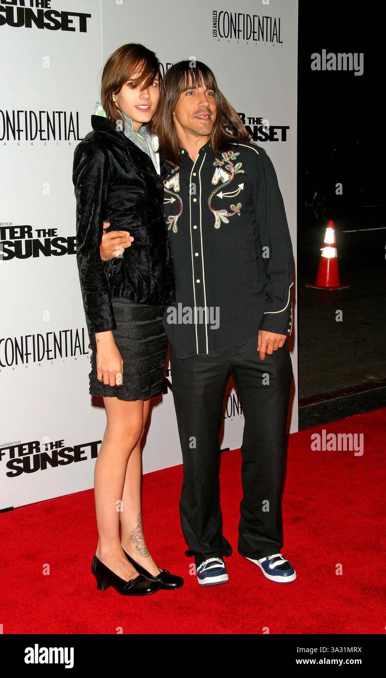 Nov. 4, 2004 - Hollywood, CALIFORNIA, USA - ANTHONY KIEDIS AND DATE ...