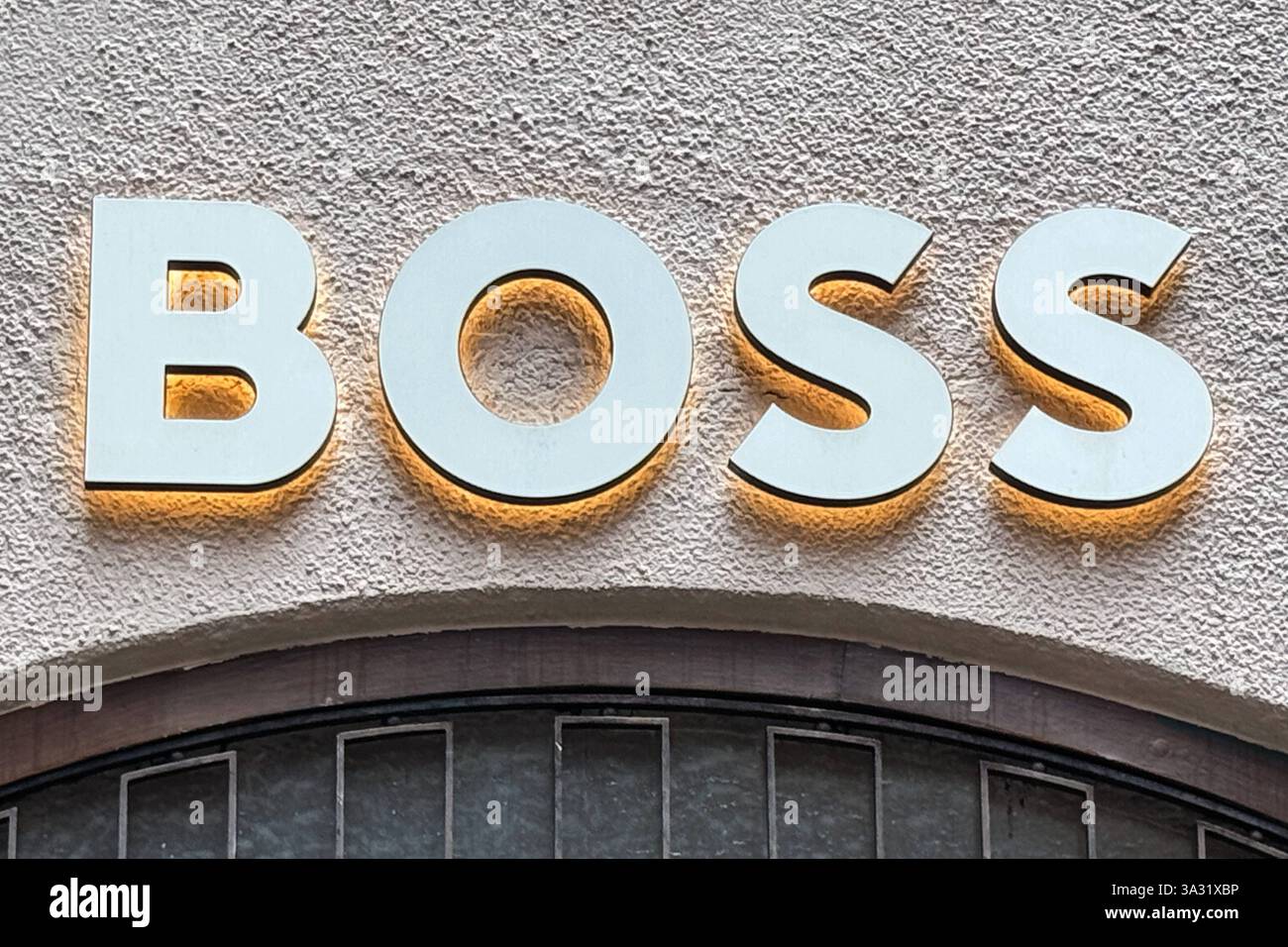 11.03.2025 xsvx, Tourismus Salzburg Hugo Boss Designer Kleidung Mode in ...