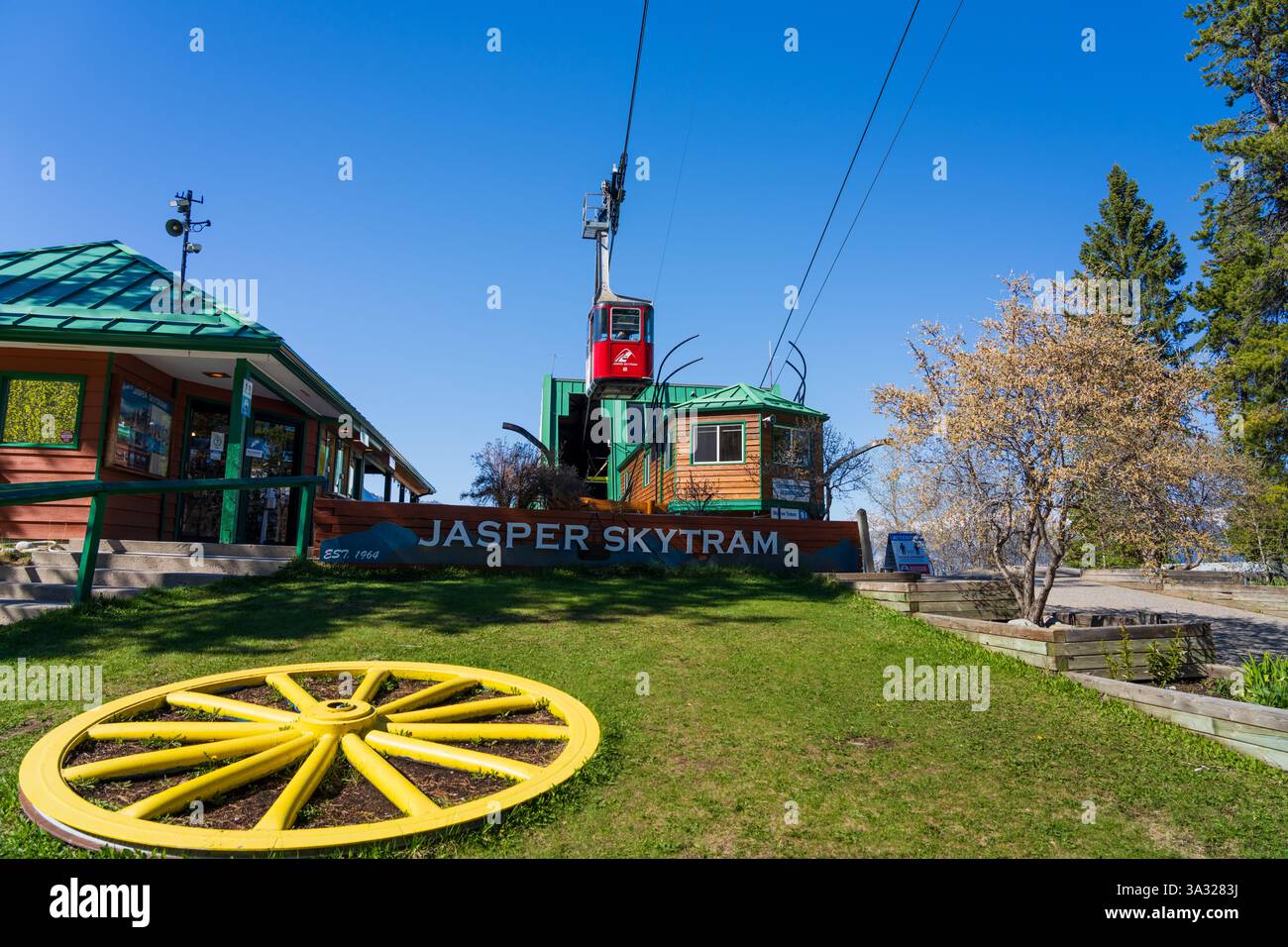 Jasper SkyTram Station. The highest and longest guided aerial tramway ...