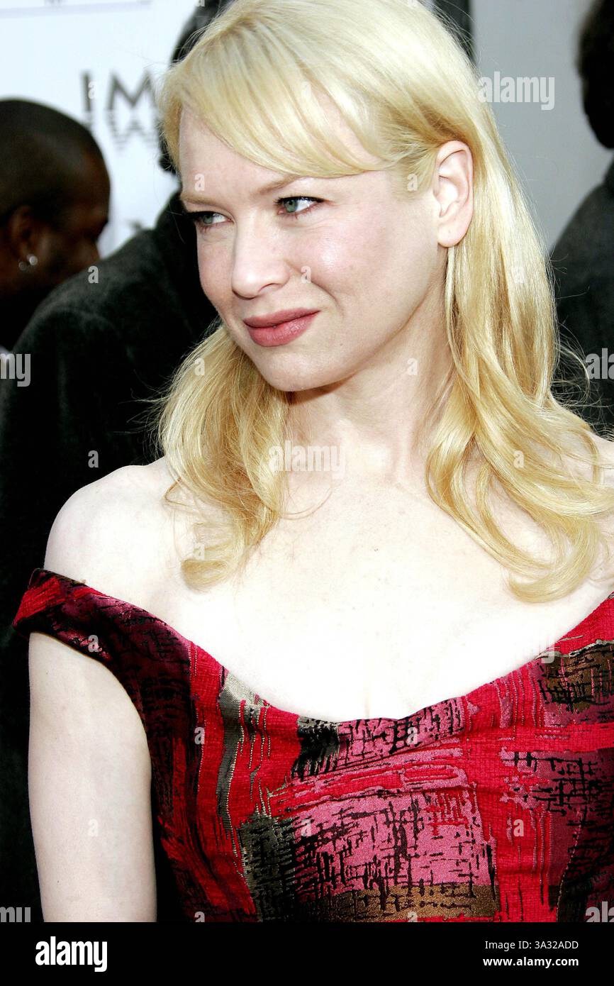 July 23, 2005 - Hollywood, CALIFORNIA, USA - RENEE ZELLWEGER ...