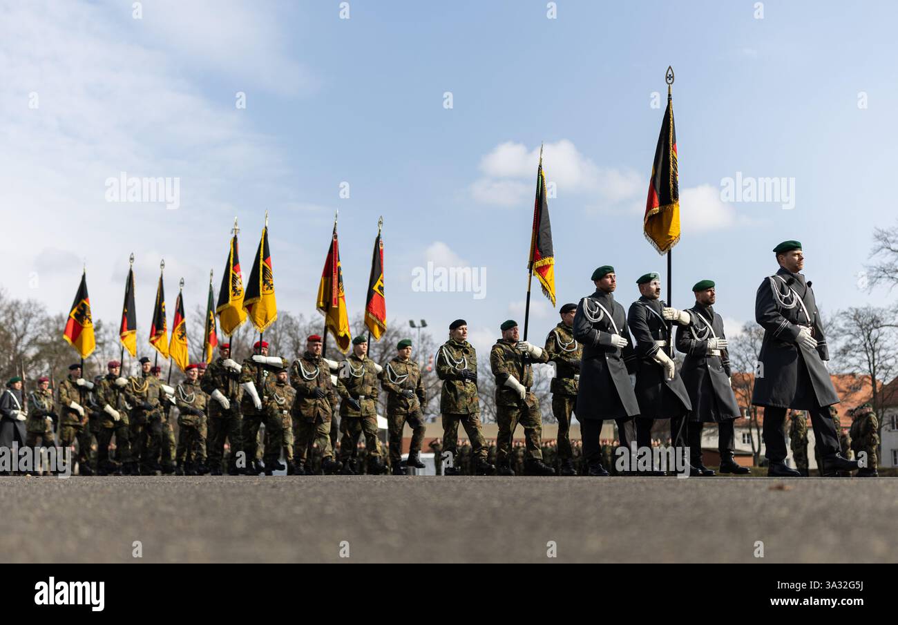 Berlin, Germany. 14th Mar, 2025. Soldiers leave the event with German ...
