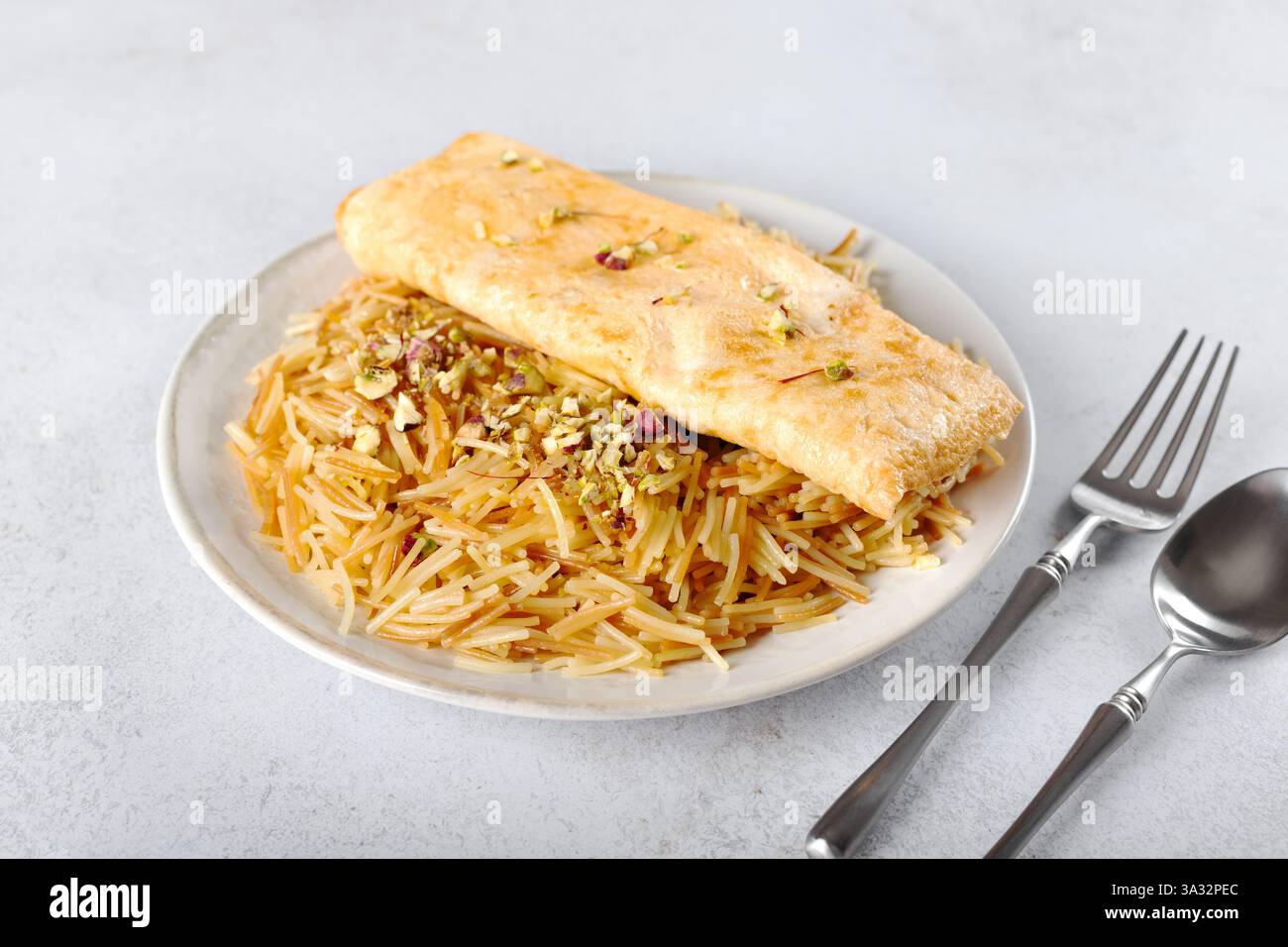 Balaleet recipe hi-res stock photography and images - Alamy