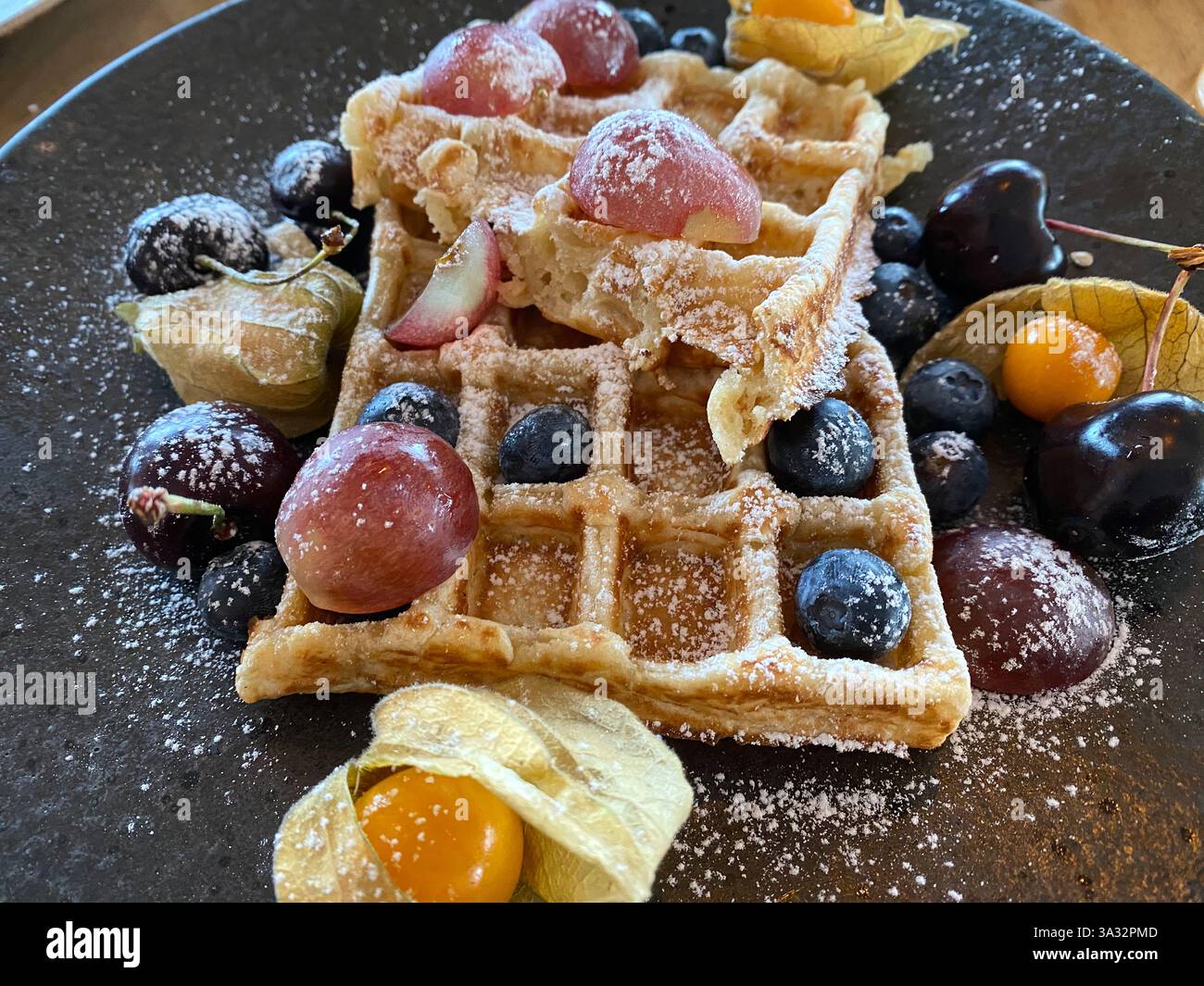 Deliciously crispy plate golden hi-res stock photography and images - Alamy