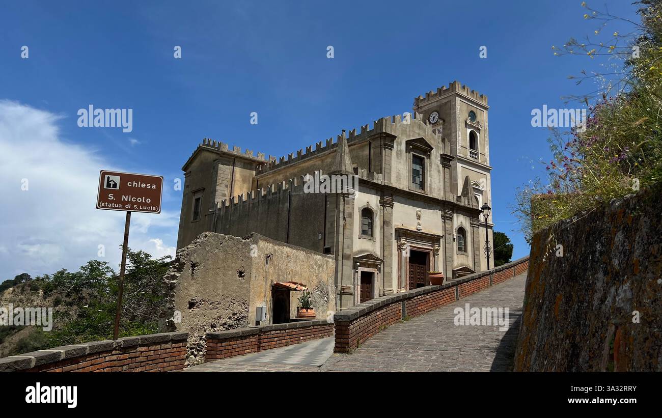 Savoca sizilien hi-res stock photography and images - Alamy