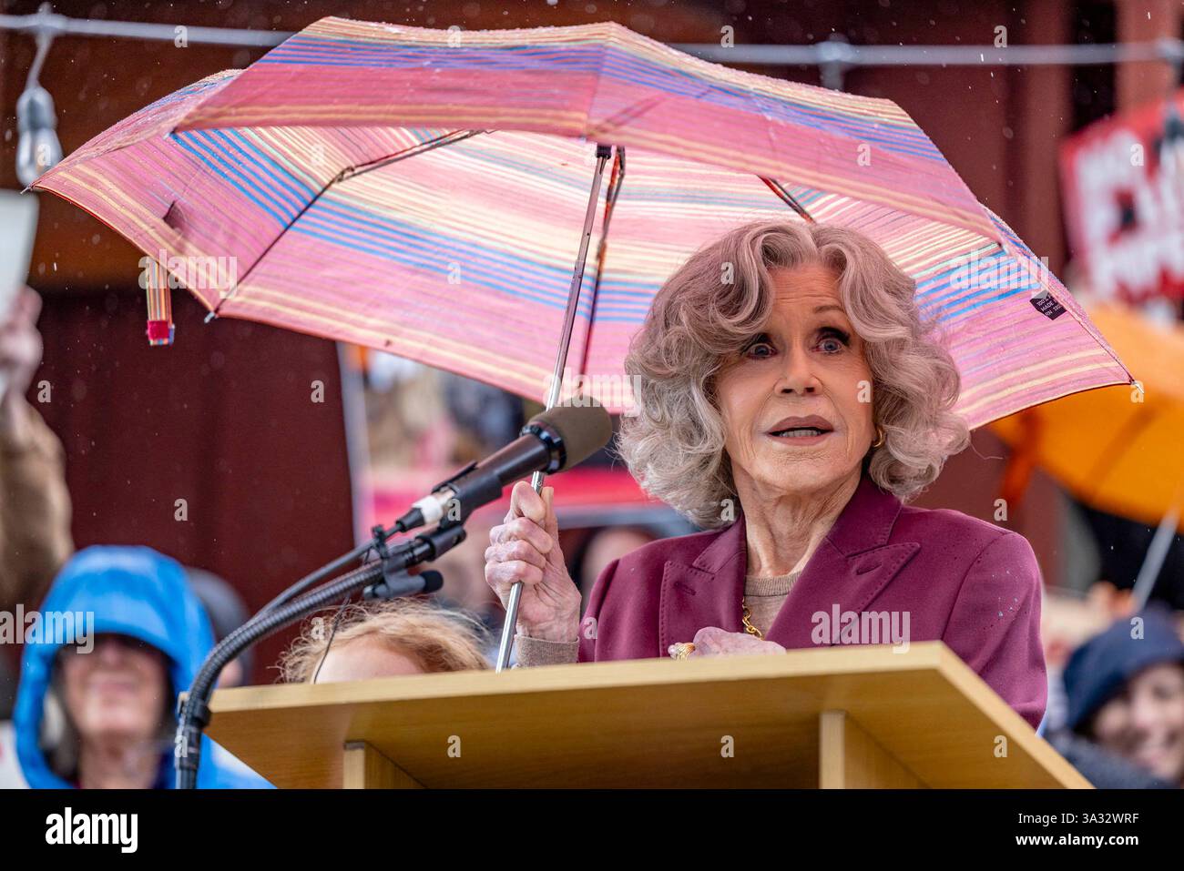 CA: Jane Fonda and Julia Louis-Dreyfus join with California Central ...