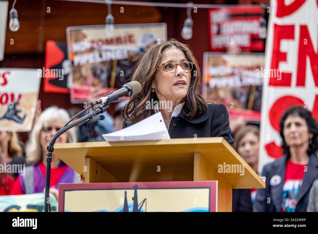 CA: Julia Louis-Dreyfus and Jane Fonda join with California Central ...