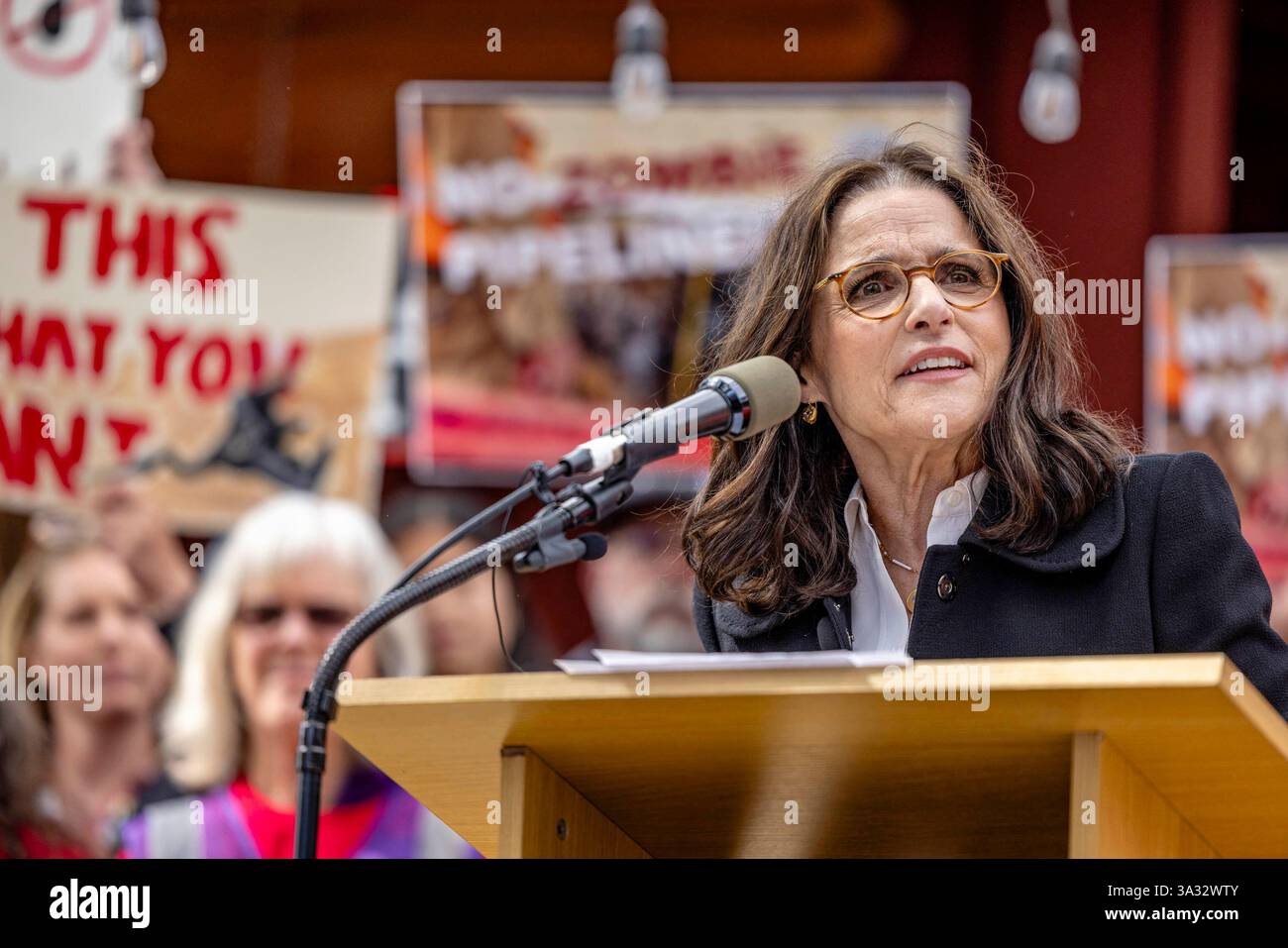 CA: Julia Louis-Dreyfus and Jane Fonda join with California Central ...