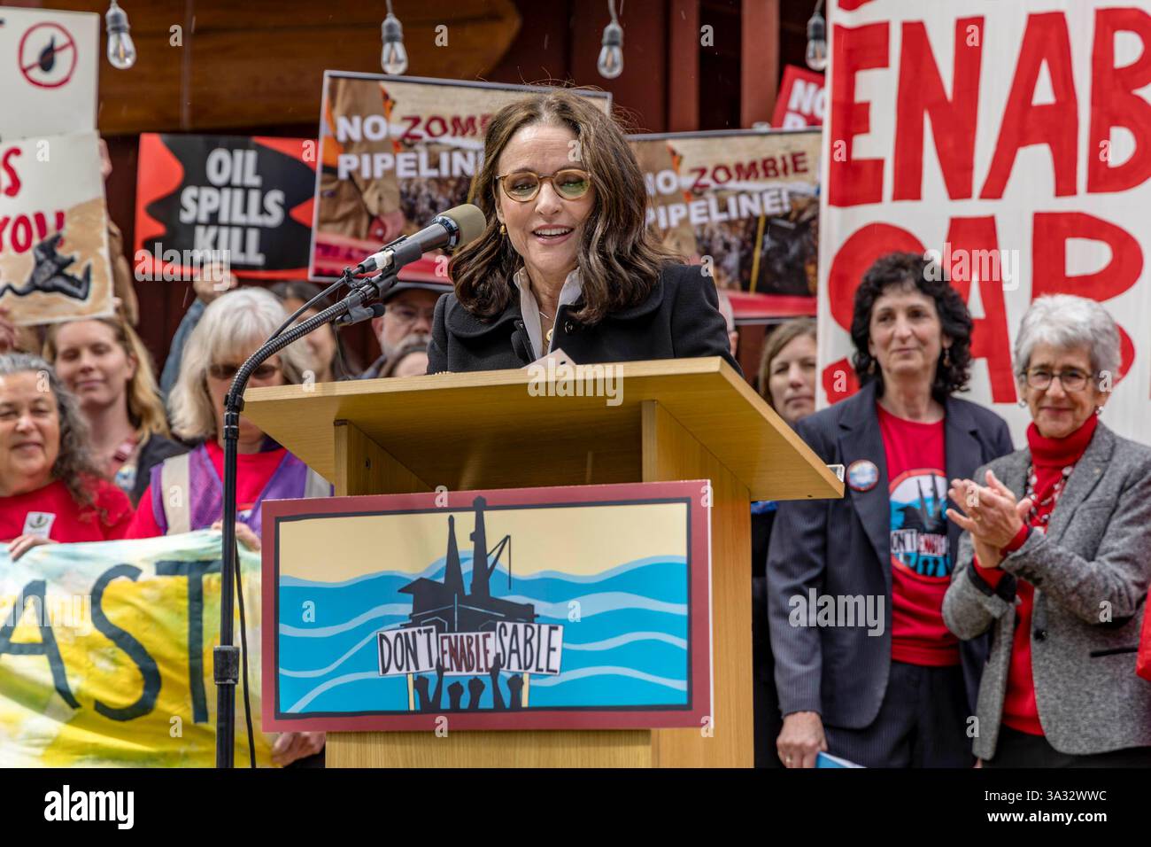 CA: Jane Fonda and Julia Louis-Dreyfus join with California Central ...