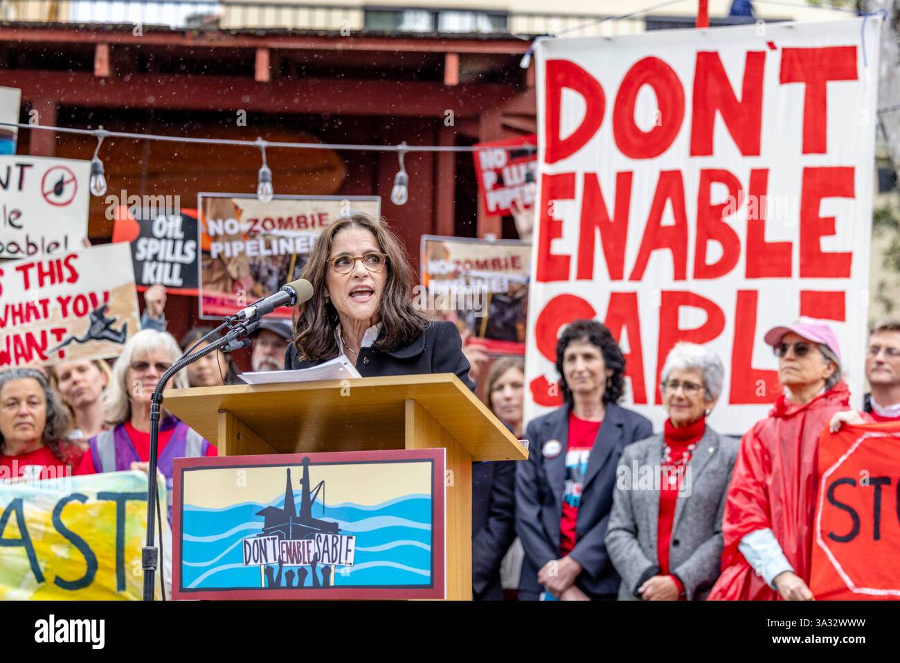 CA: Julia Louis-Dreyfus and Jane Fonda join with California Central ...