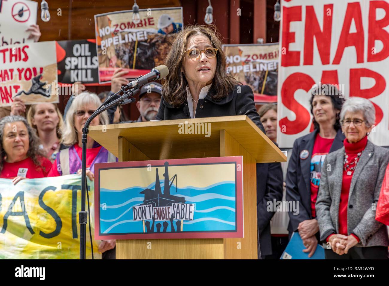 CA: Jane Fonda and Julia Louis-Dreyfus join with California Central ...