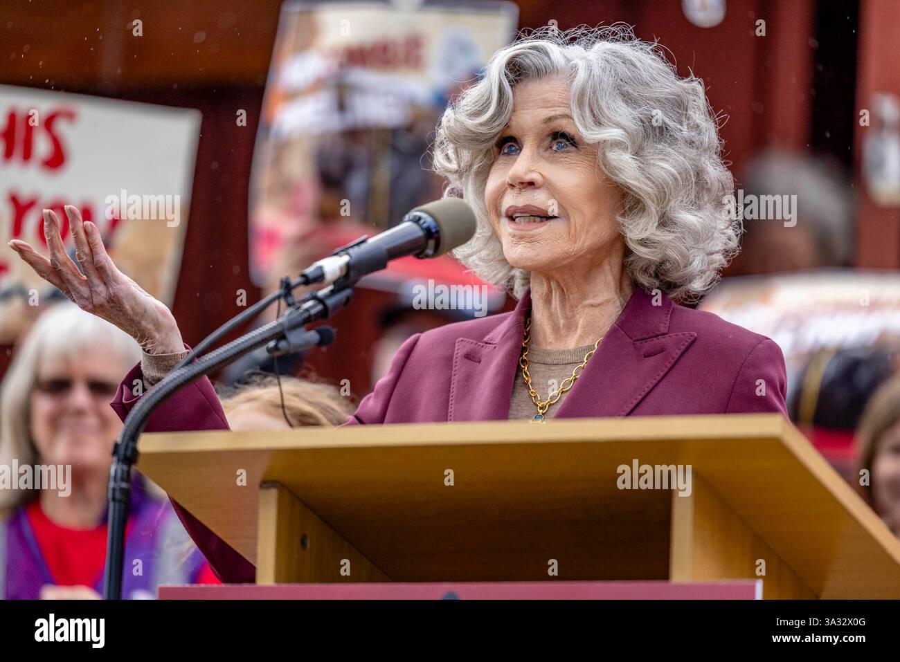 CA: Jane Fonda and Julia Louis-Dreyfus join with California Central ...