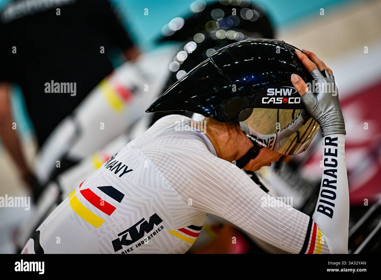 Bis klein hi-res stock photography and images - Alamy
