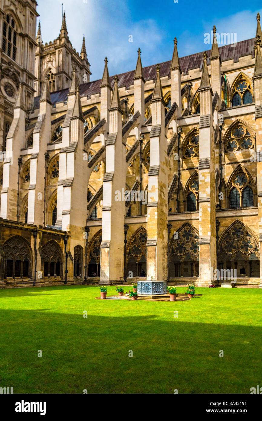 Great view of the cloister garth of the renowned Westminster Abbey in ...