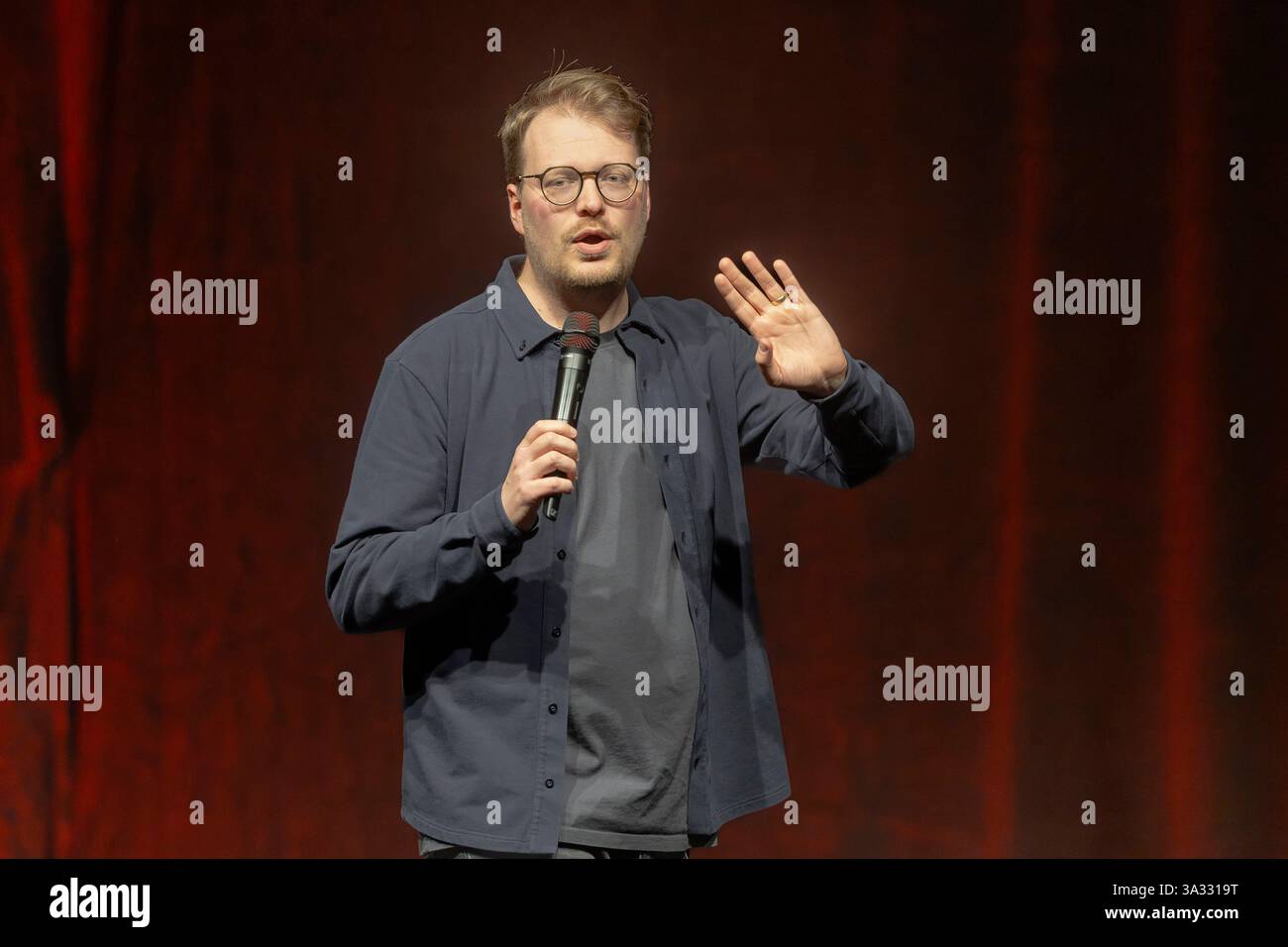 Comedian Maxi Gstettenbauer - vollständiger Name: Maximilian Ronald ...