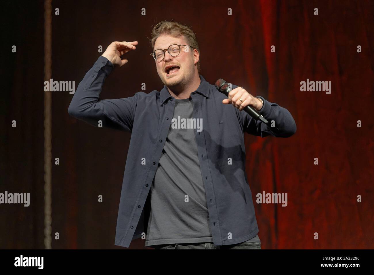 Comedian Maxi Gstettenbauer - vollständiger Name: Maximilian Ronald ...