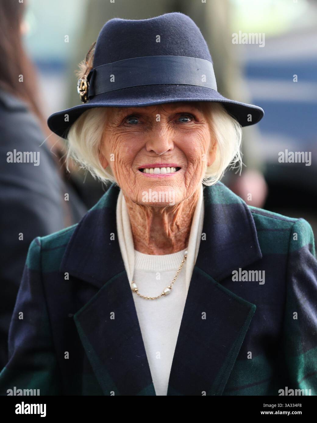 Mary Berry food journalist and chef arrives ahead of Cheltenham ...