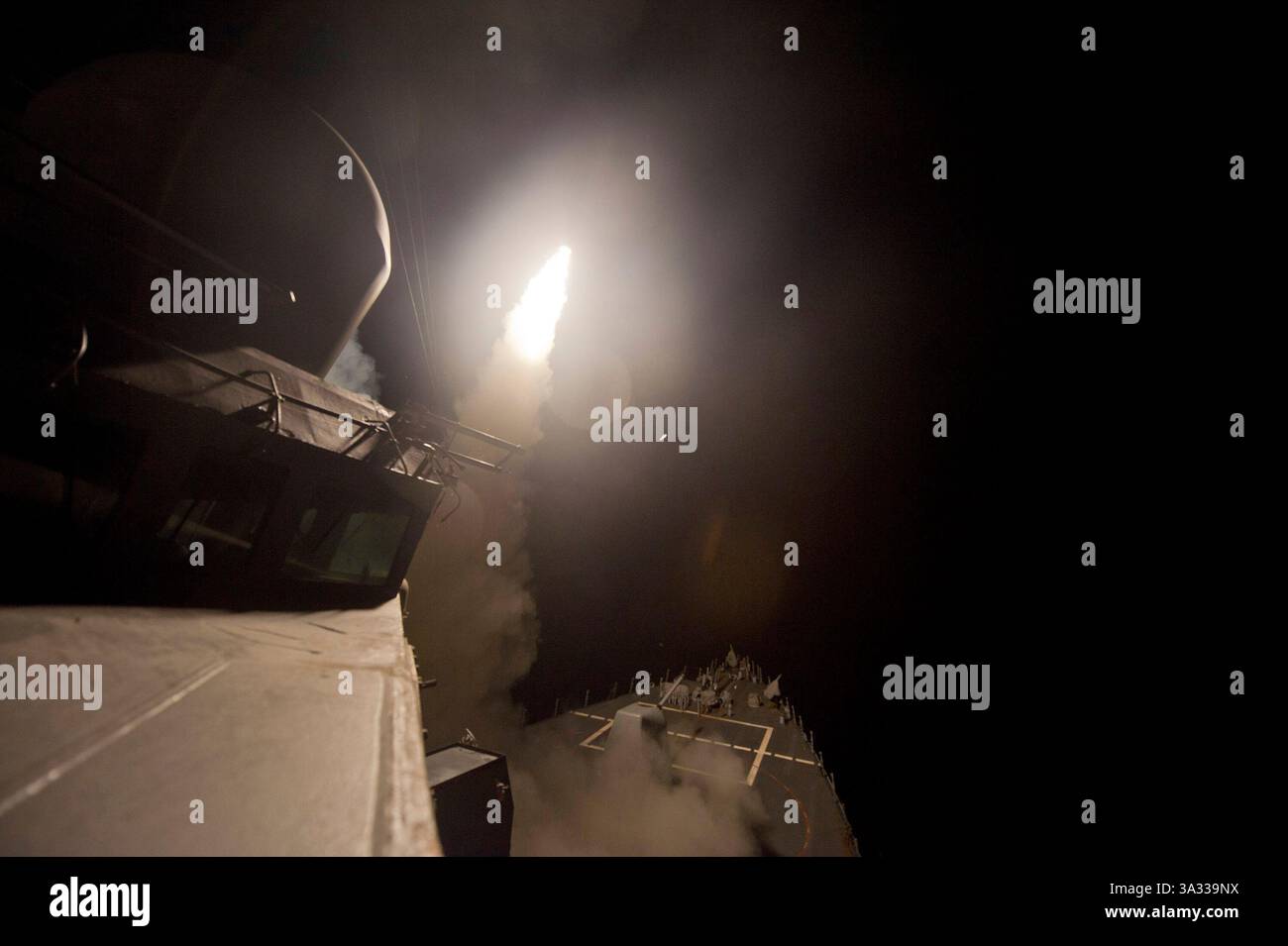 Sep 23, 2014 - Red Sea - The guided-missile destroyer USS Arleigh Burke ...