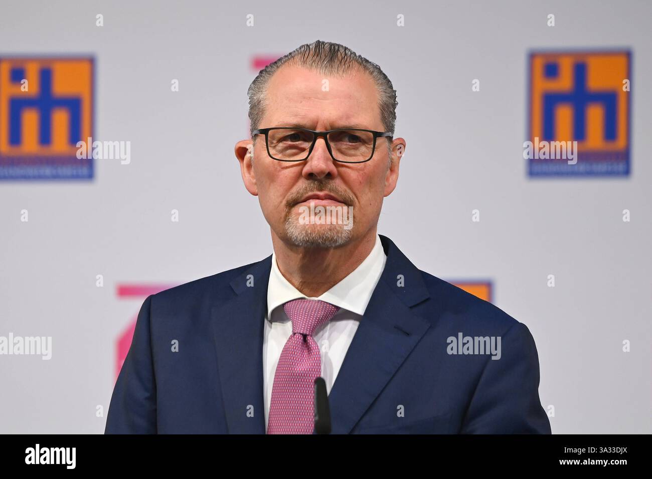 Dr.Rainer DULGER Arbeitgeber Praesident, Einzelbild,angeschnittenes ...