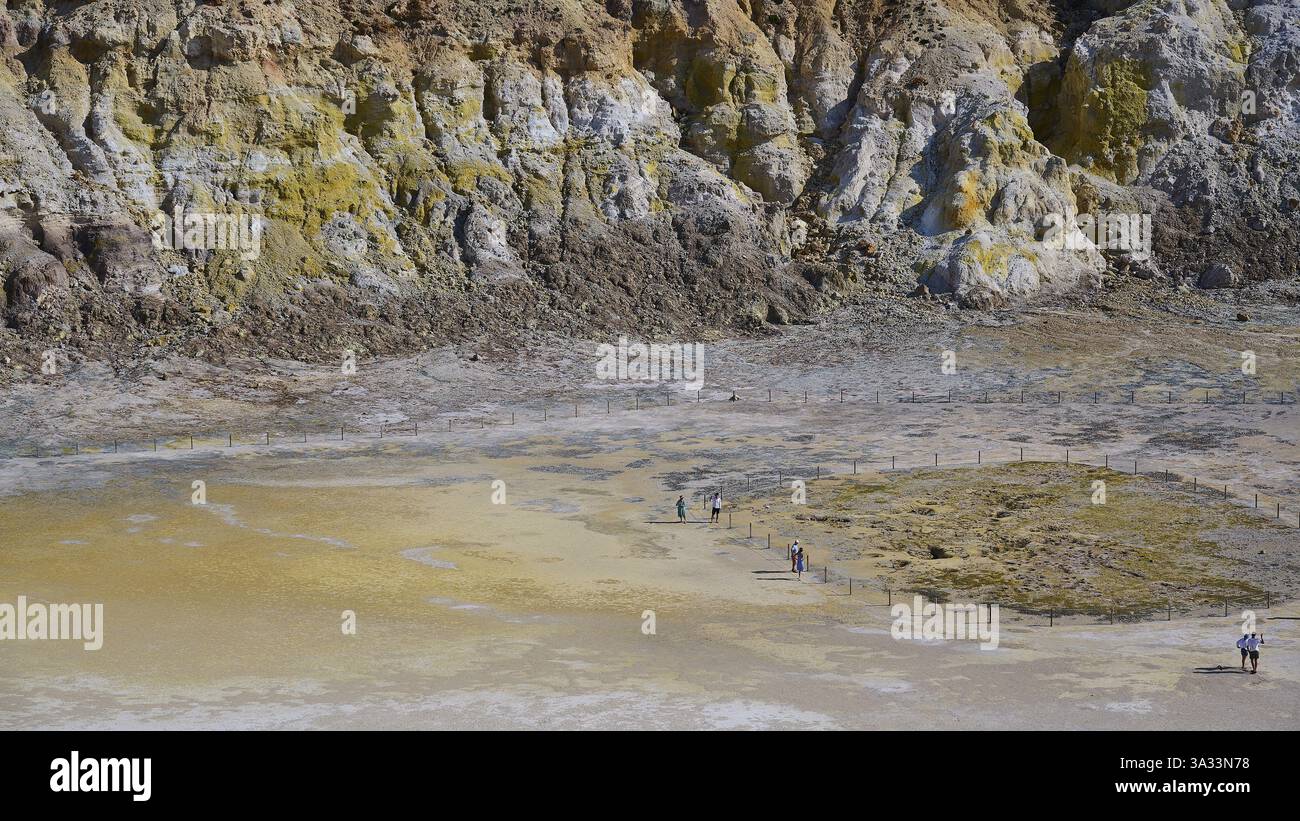 Closeup shot layers sedimentary hi-res stock photography and images - Alamy