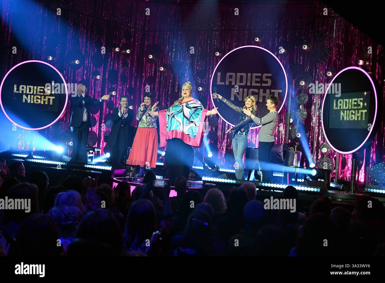 Vera Deckers, Christl Sittenauer, Daphne de Luxe, Tina Teubner, Kirsten ...