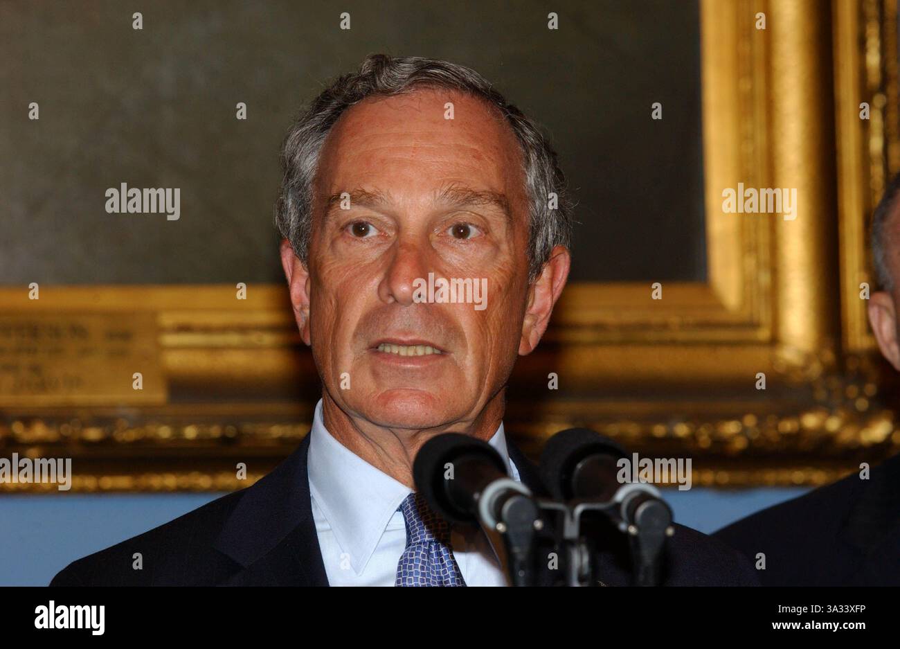 July 23, 2003 - K31879AR.MAYOR MICHAEL BLOOMBERG WITH POLICE ...