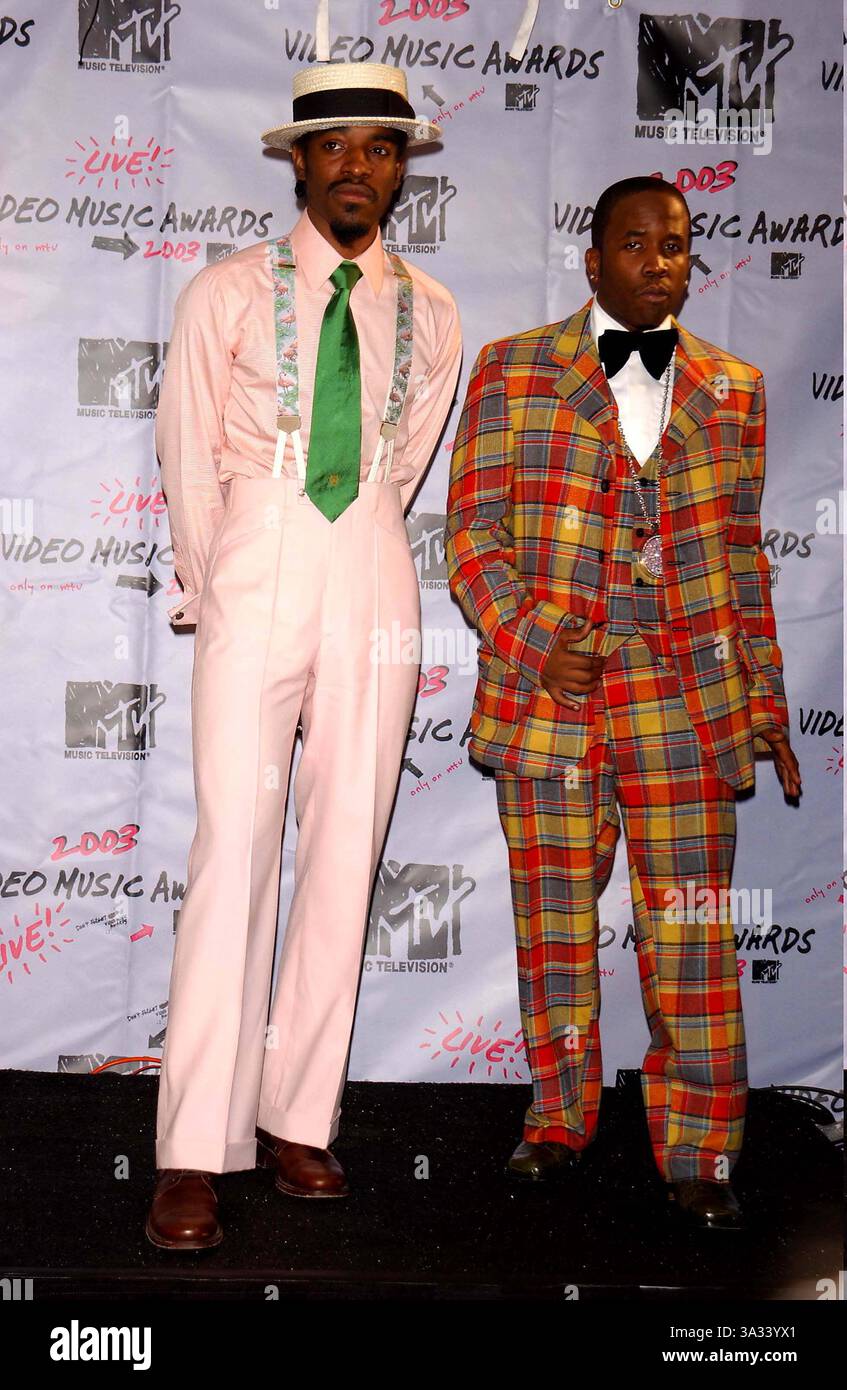 Aug. 28, 2003 - K32465AR..MTV VIDEO MUSIC AWARDS. .PRESS ROOM..RADIO ...