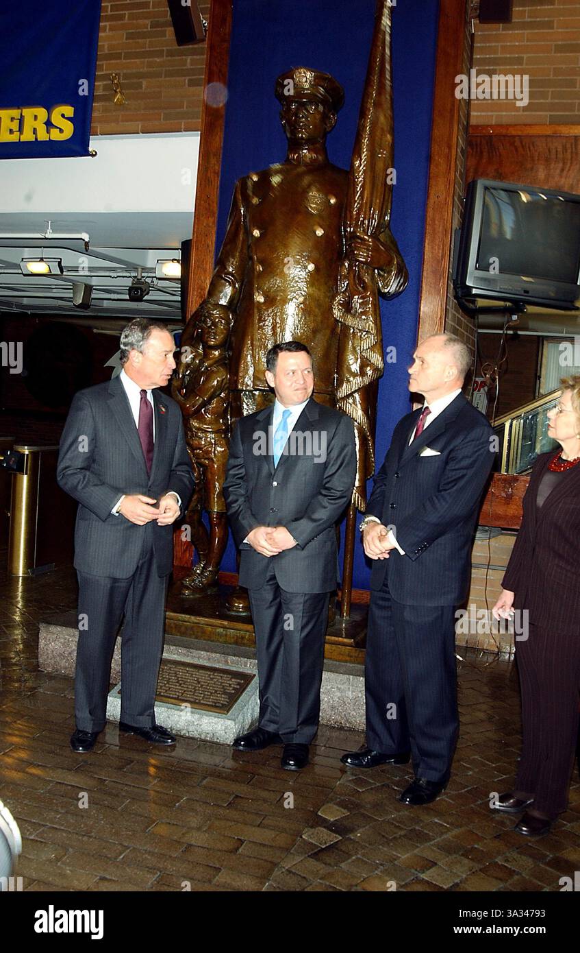 Dec. 8, 2003 - K34471AR.NEW YORK CITY MAYOR.MICHAEL BLOOMBERG WITH .THE ...