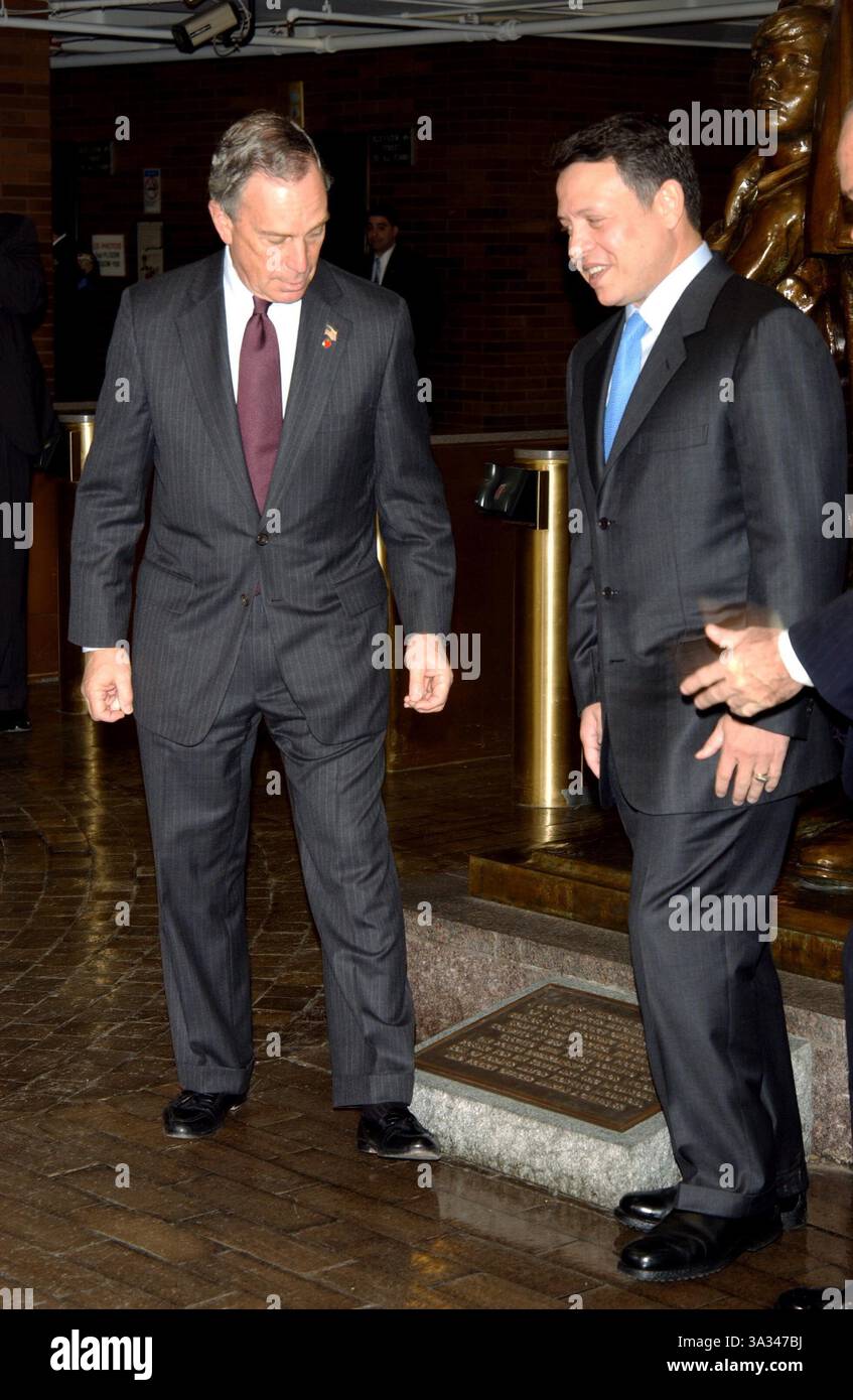 Dec. 8, 2003 - K34471AR.NEW YORK CITY MAYOR.MICHAEL BLOOMBERG WITH .THE ...