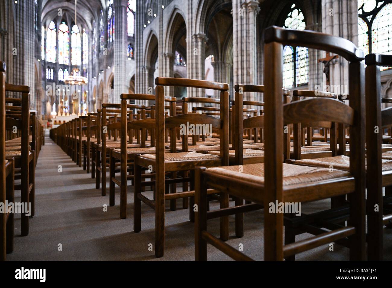Illustration of Saint-Denis basilica empty during the visit of Rachida ...