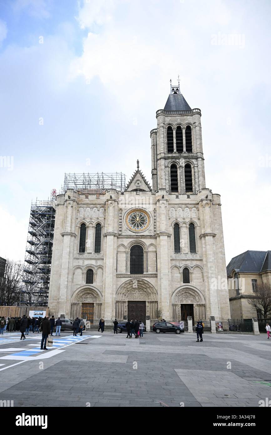 Illustration of Saint-Denis basilica during the visit of Rachida Dati ...