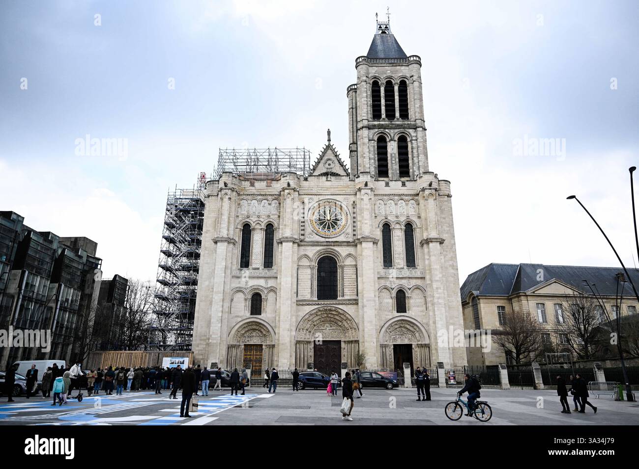 Illustration of Saint-Denis basilica during the visit of Rachida Dati ...