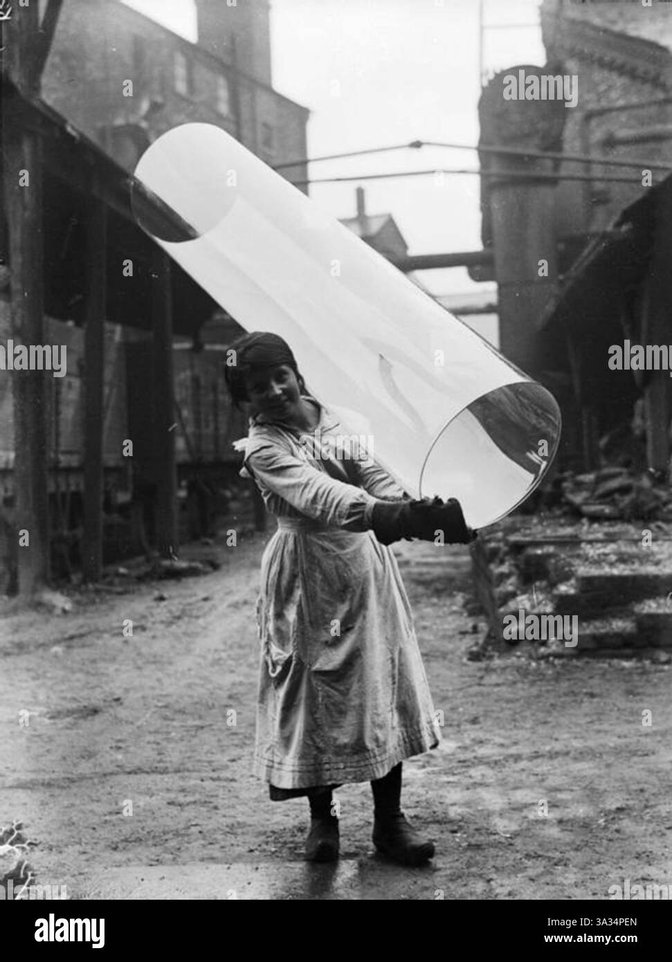 First World War Womens War work Collection A woman glass worker ...
