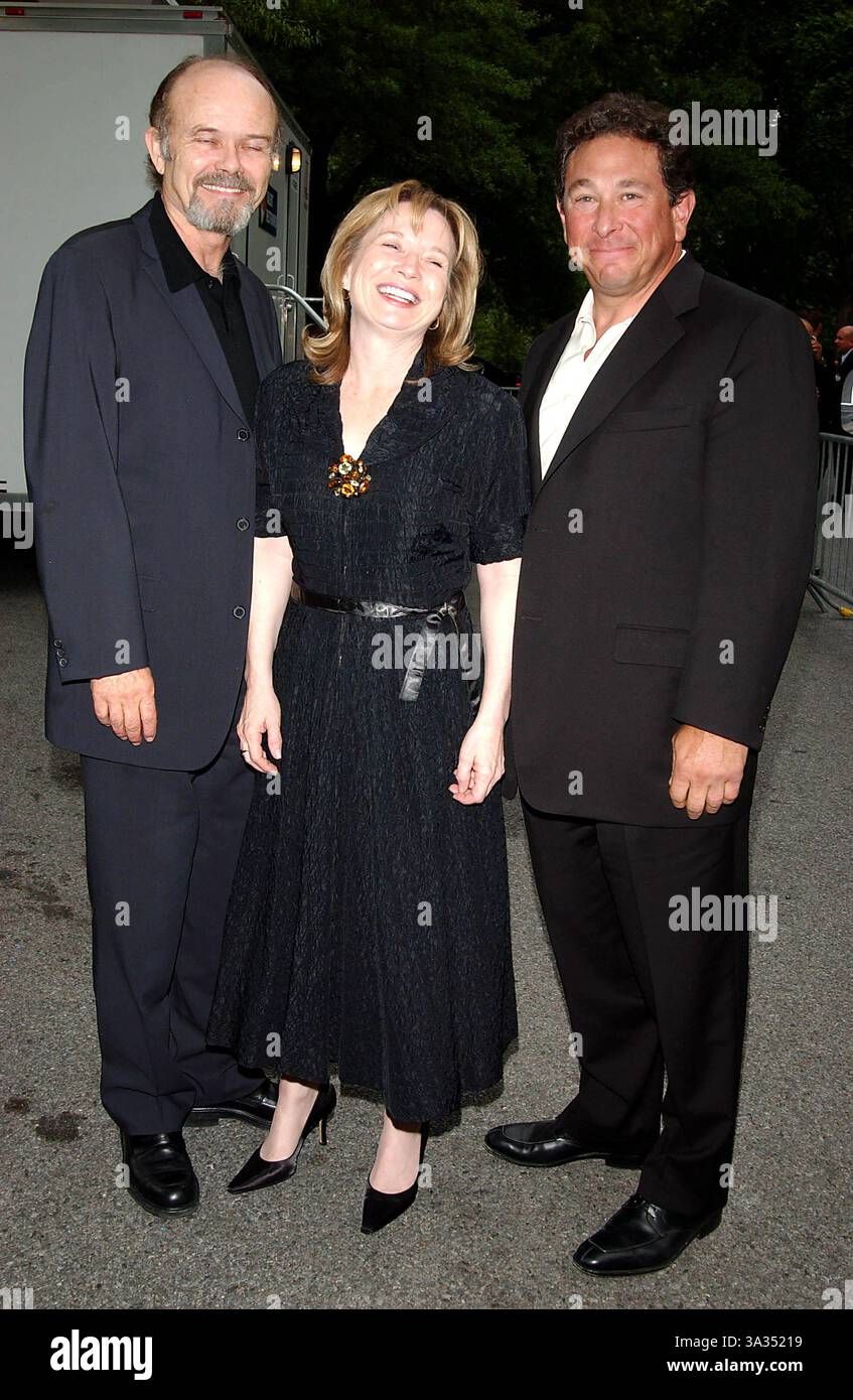 Debra jo rupp that 70s show hi-res stock photography and images - Alamy