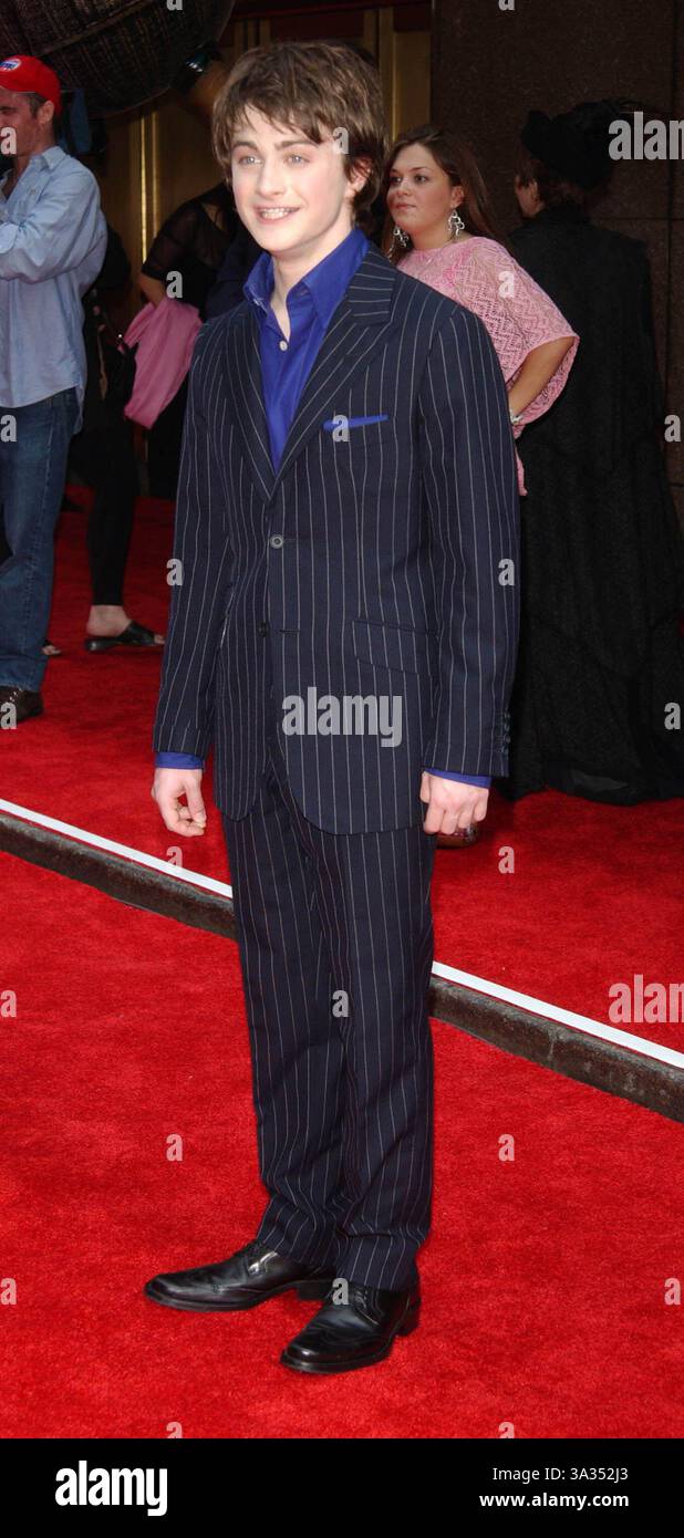 Daniel radcliffe potter 2004 hi-res stock photography and images - Alamy