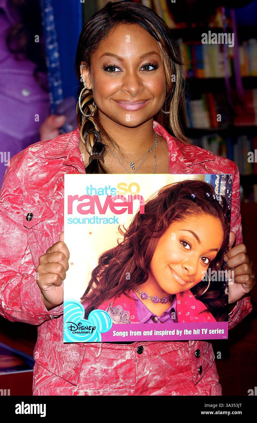 Raven symone borders books hi-res stock photography and images - Alamy