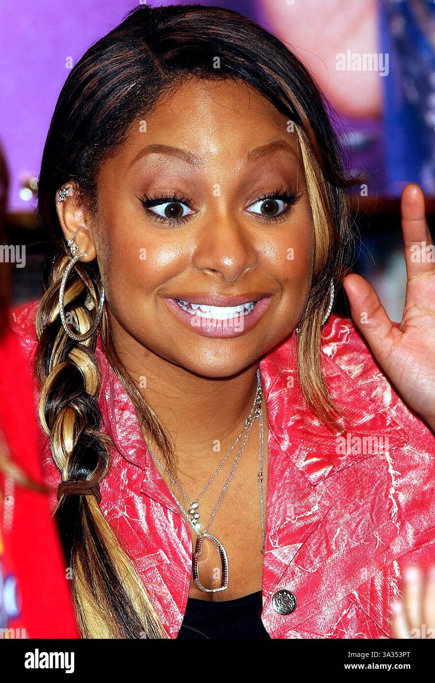 Raven symone borders books hi-res stock photography and images - Alamy