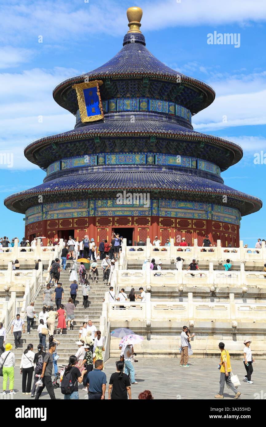 Escaleras del templo hi-res stock photography and images - Alamy