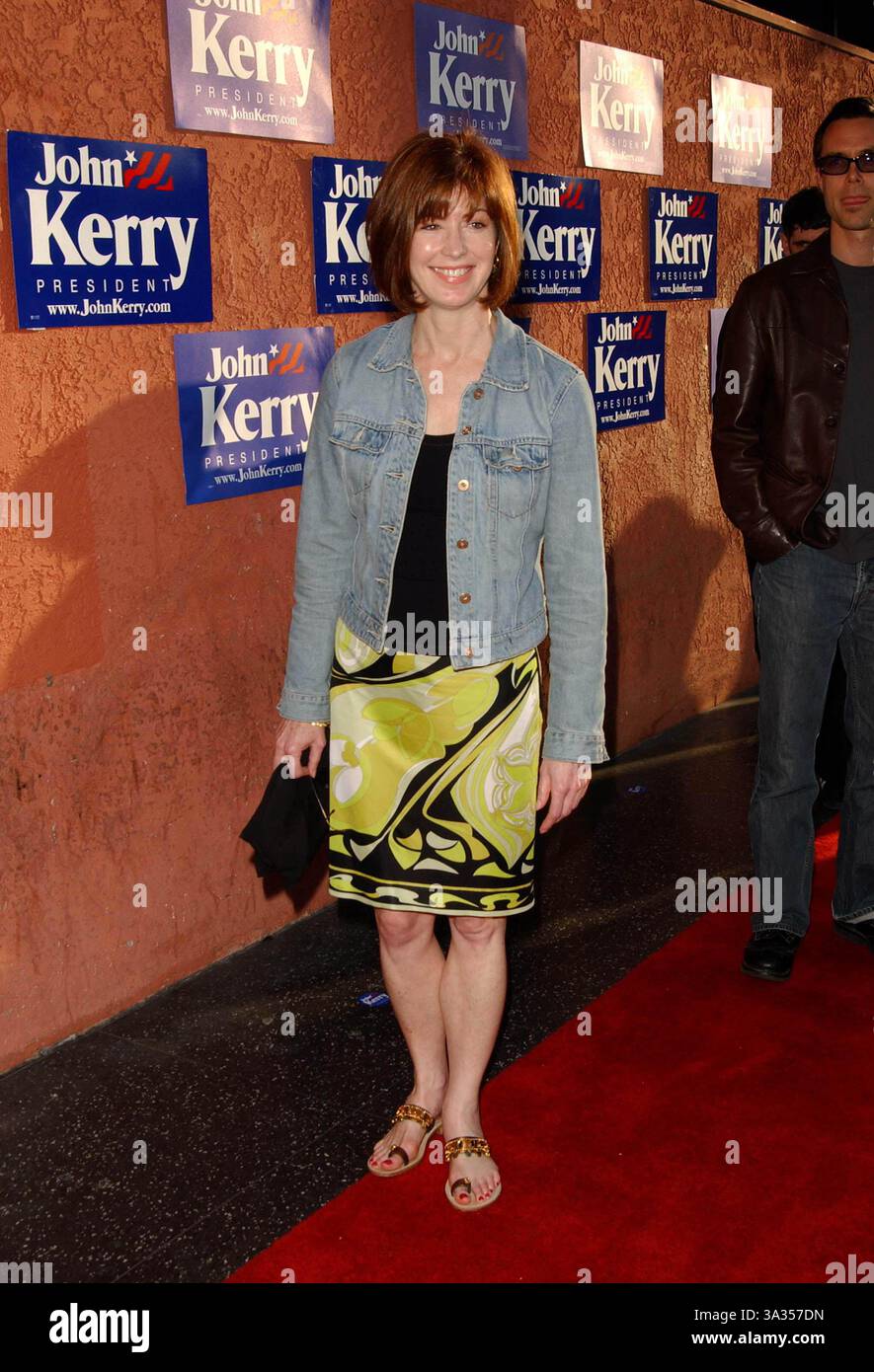 July 6, 2004 - Hollywood, CALIFORNIA, USA - K37987FB.HOLLYWOOD GATHERS ...