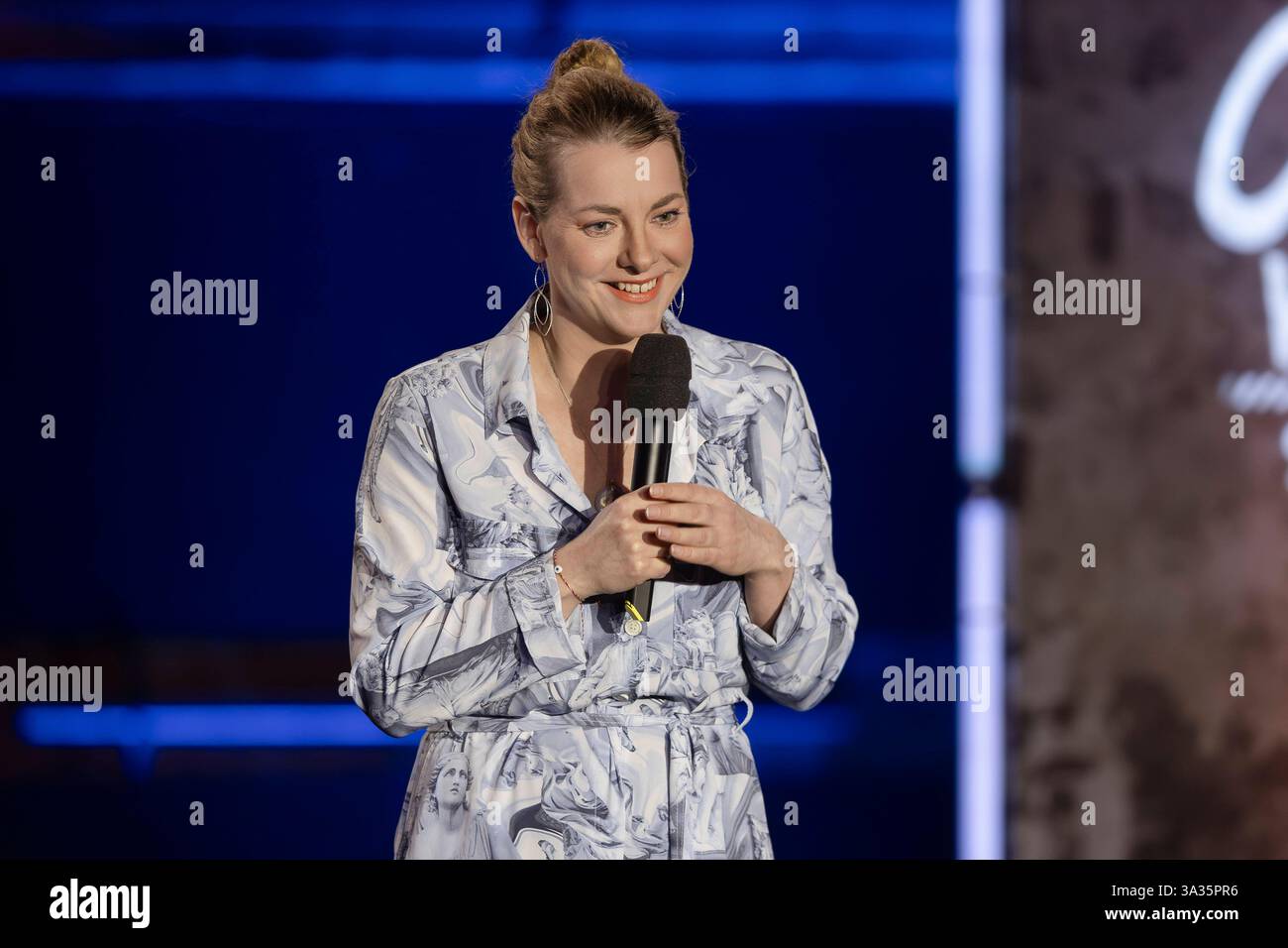 Kristina Bogansky live während der MDR TV Aufzeichnung der Comedy Show ...