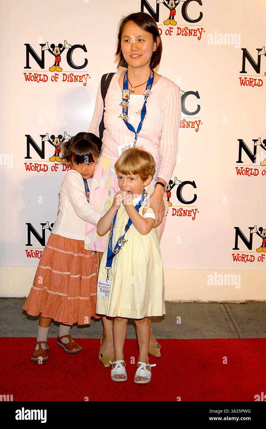 Oct. 4, 2004 - K39765AR.CELEBRATION FOR THE GRAND OPENING OF THE WORLD ...