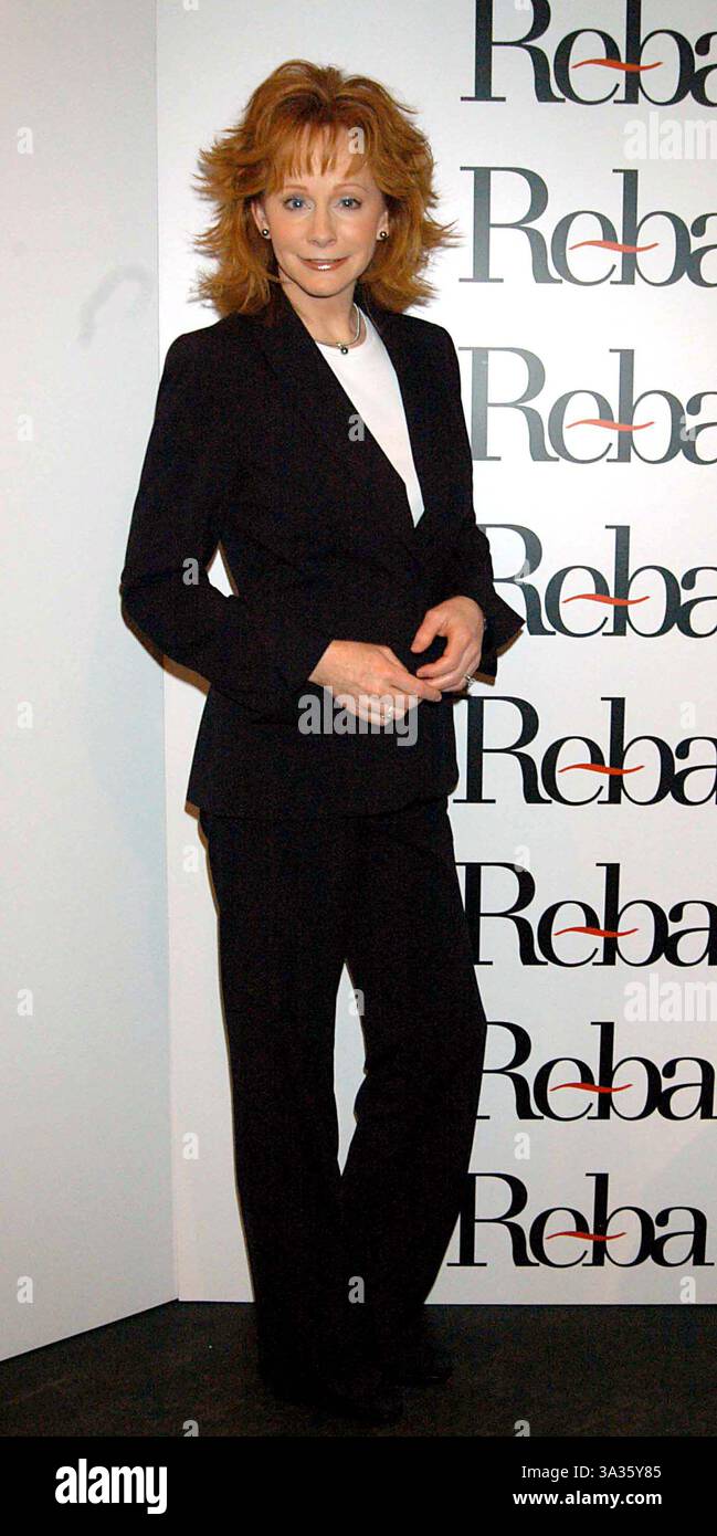 Reba mcentire 2004 hi-res stock photography and images - Alamy