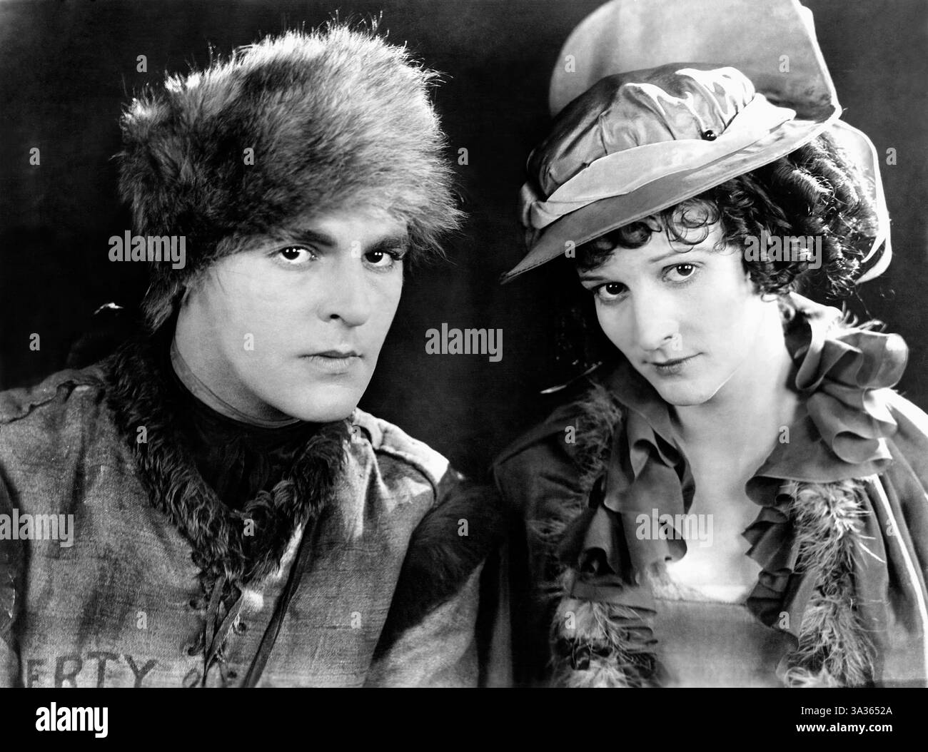 Jan. 12, 2005 - Neil Hamilton, Carol Dempster, Portrait on-set of the ...