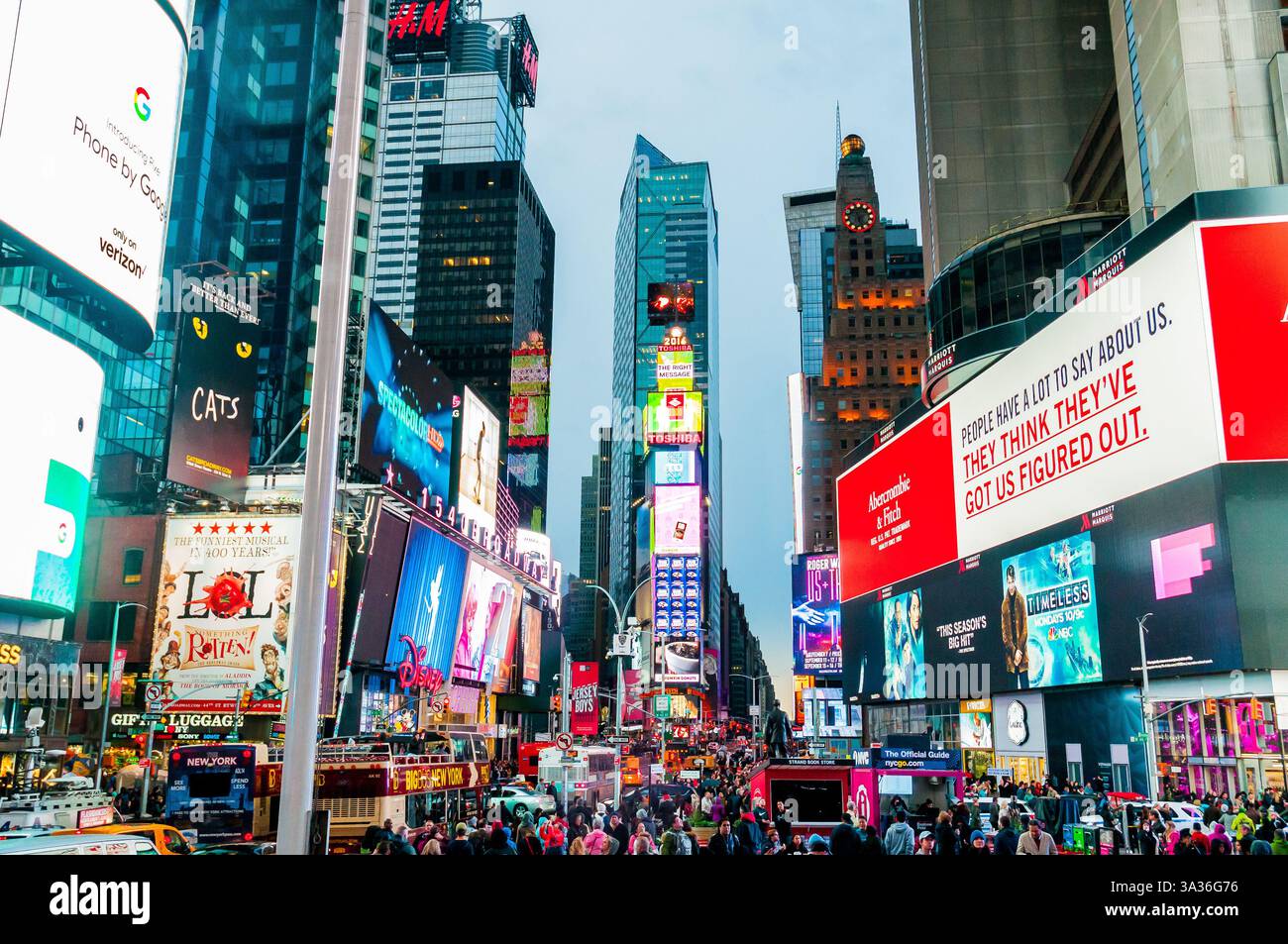 Usa times square area hi-res stock photography and images - Alamy