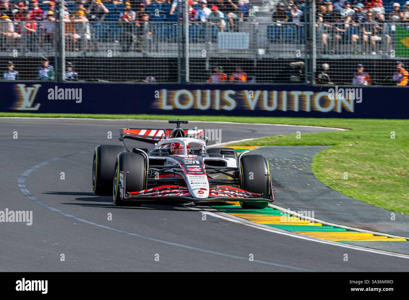 #31 Esteban Ocon FRA) Moneygram Haas F1 USA) Haas VF-25/Ferrari, during the Australian Formula 1 ...