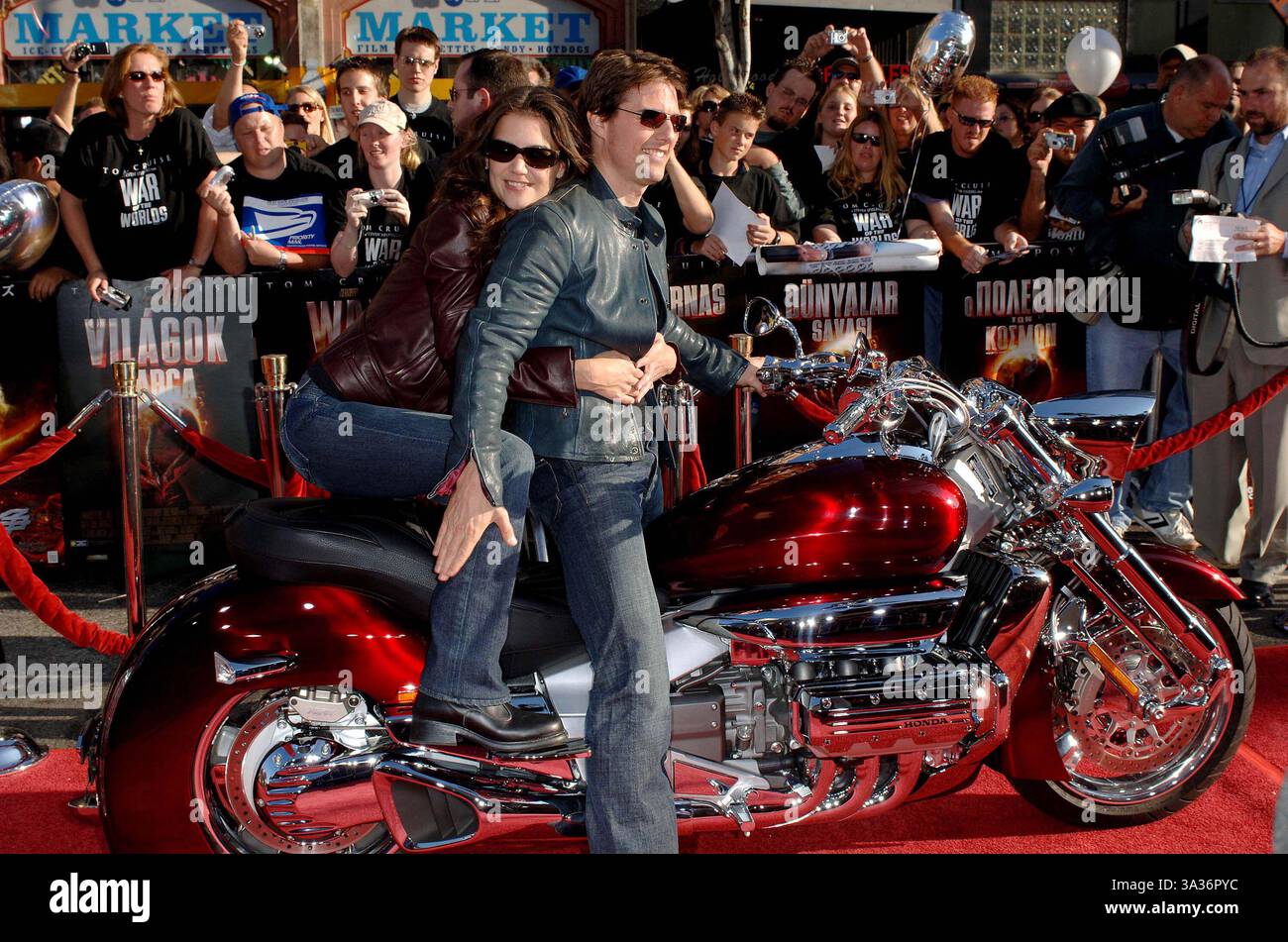 June 27, 2005 - Hollywood, California, U.S. - Actor TOM CRUISE ...