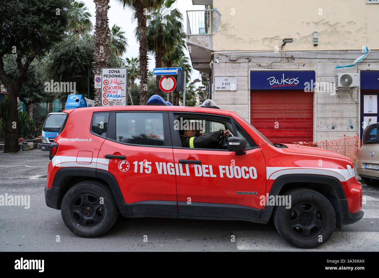 Areas affected by the earthquake between Bagnoli, Pozzuoli Naples 03/14 ...